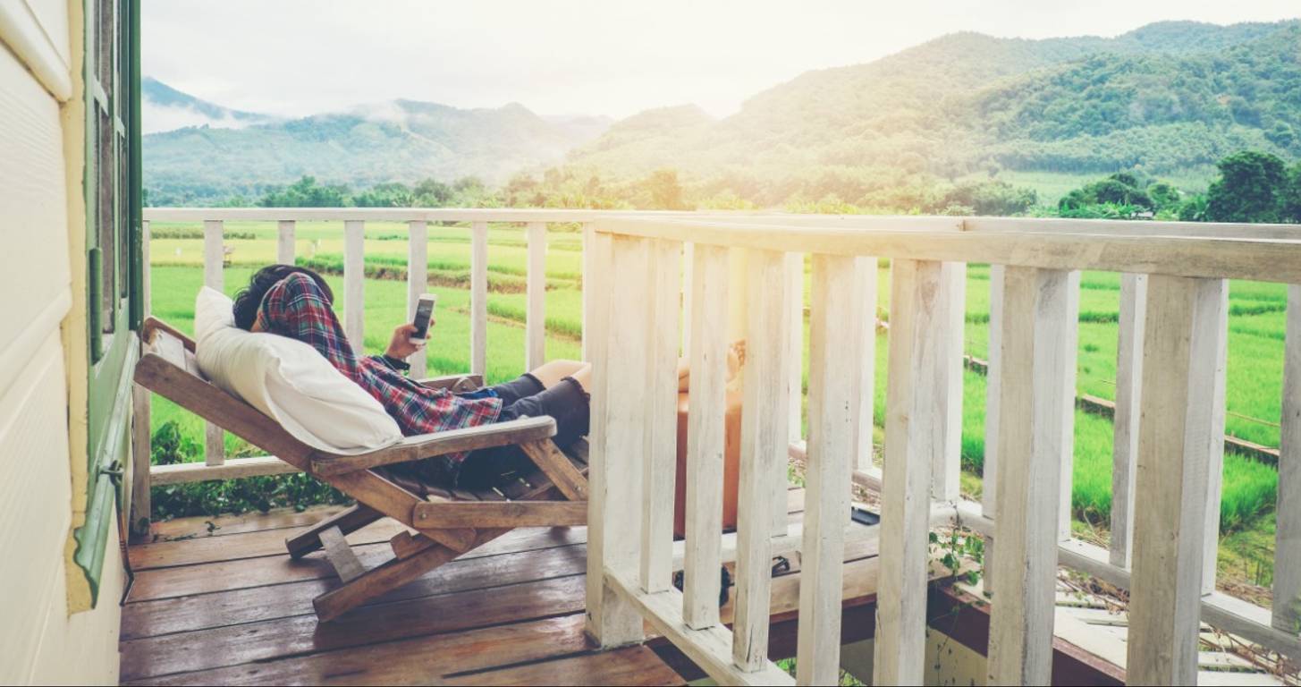 Fun and Frugal Weekend Getaways in All 50 States | FinanceBuzz