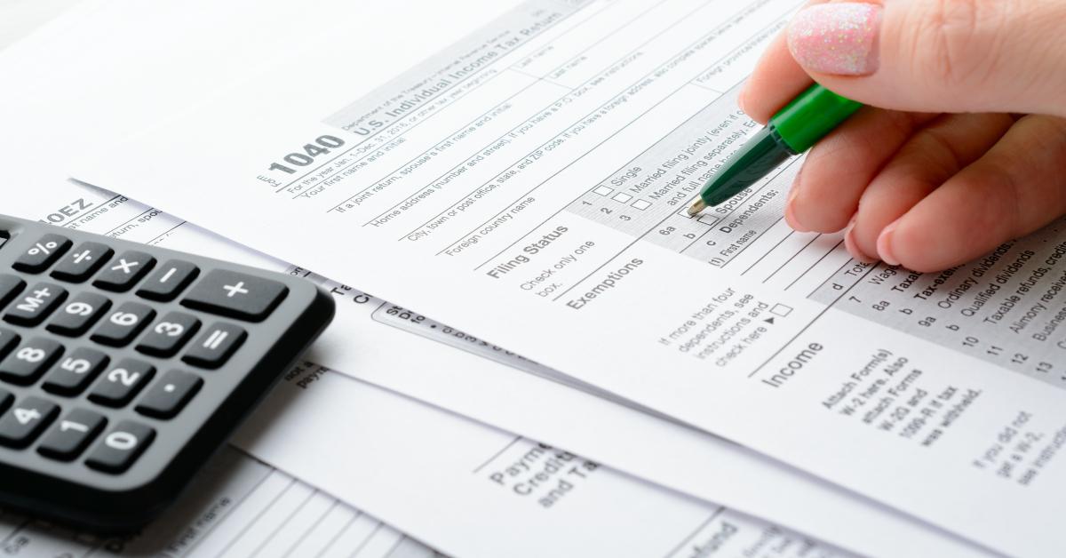 10 Things To Know About Filing Taxes for a Deceased Person | FinanceBuzz